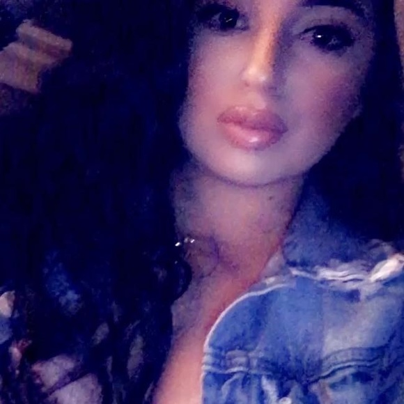 Anisa's Closet (@anisa09) | Poshmark